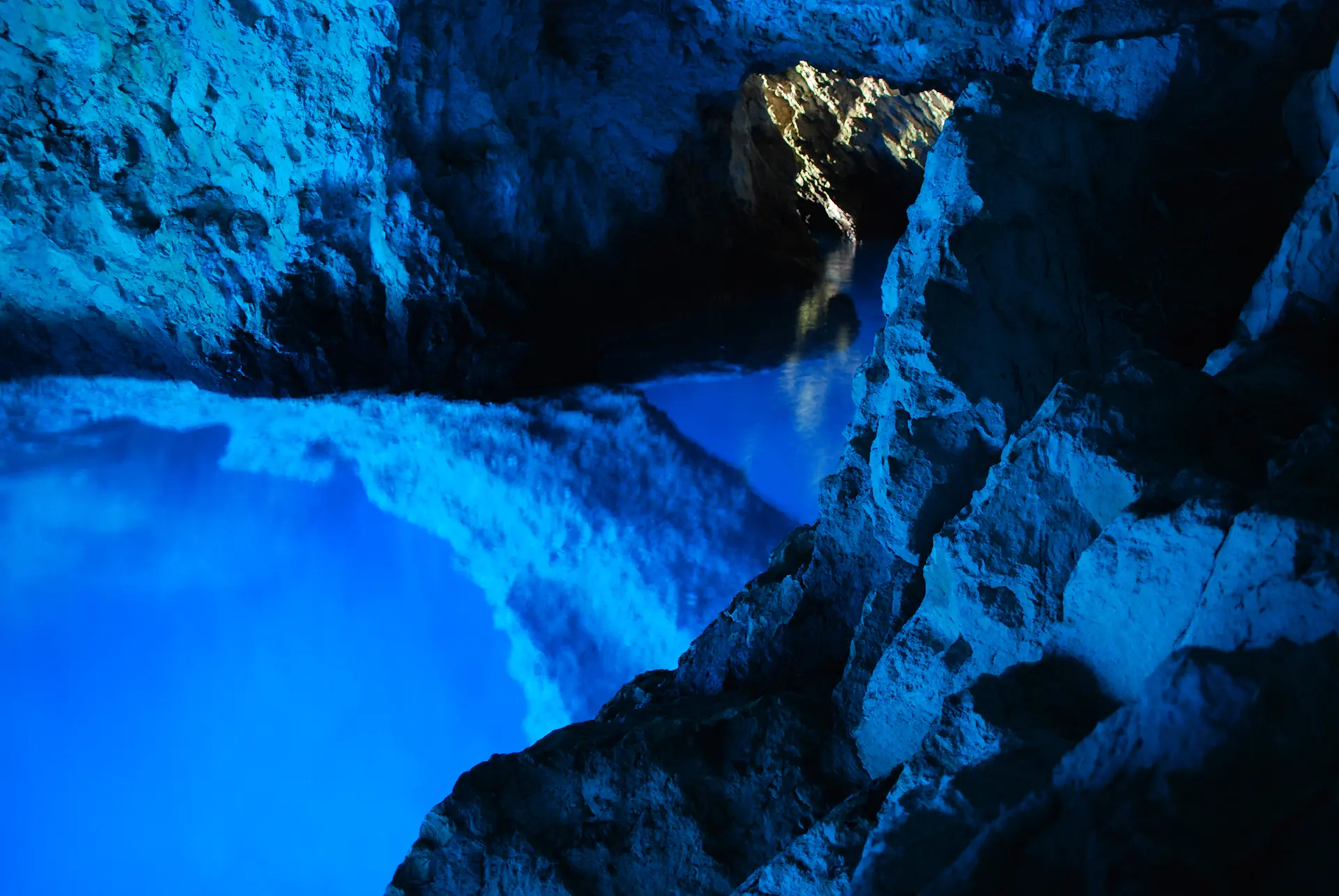THE BLUE CAVE TOUR - Alternatura Komiza, Island Vis, travel agency